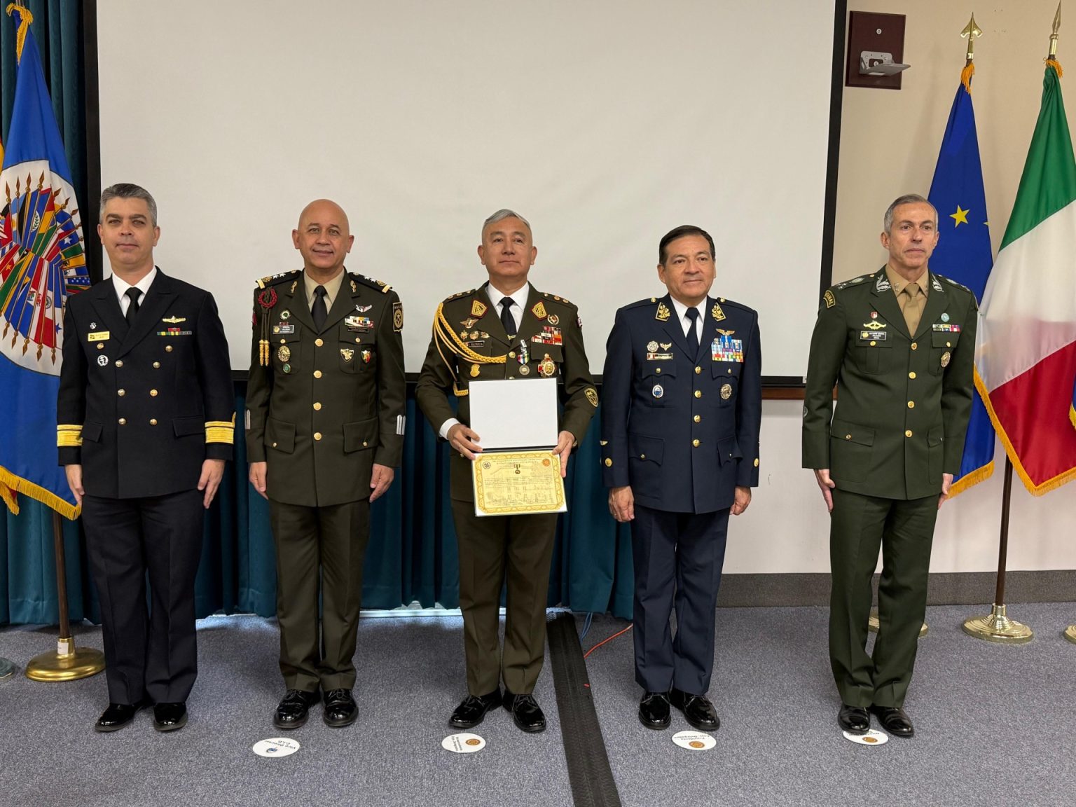 IMPOSICION DE LA PRESEA DE LA JUNTA INTERAMERICANA DE DEFENSA CON LA ...