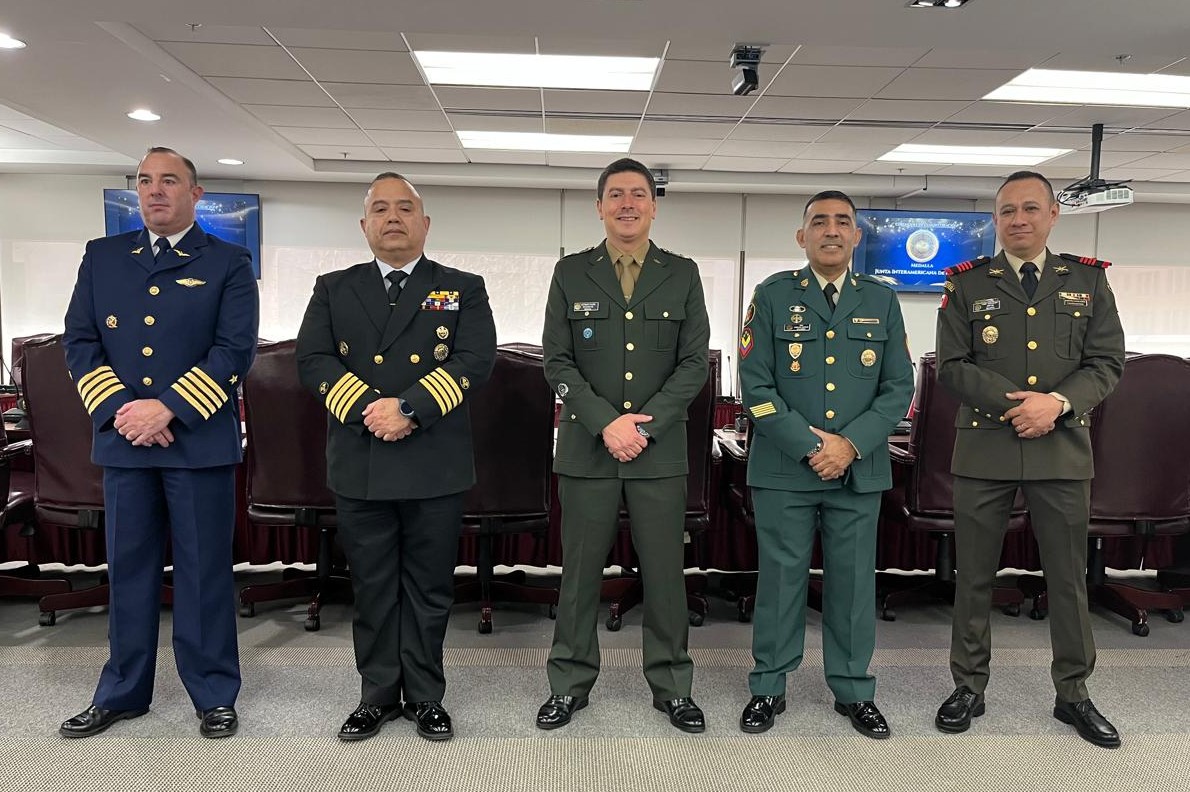 CEREMONIA DE CONDECORACION DE LA MEDALLA DE LA JUNTA INTERAMERICANA DE ...